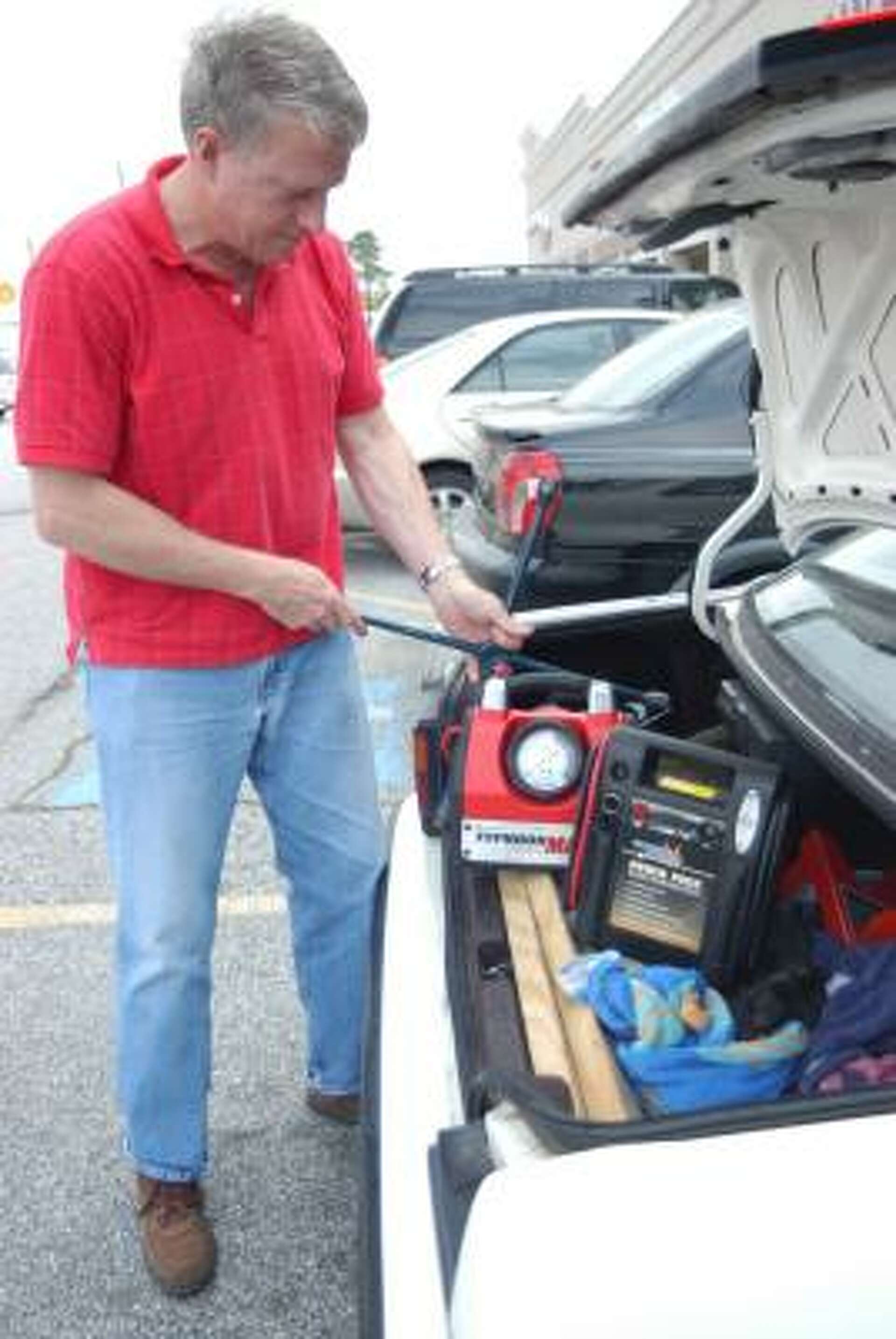 Walt Brinker rescues stranded motorists (w/photos)