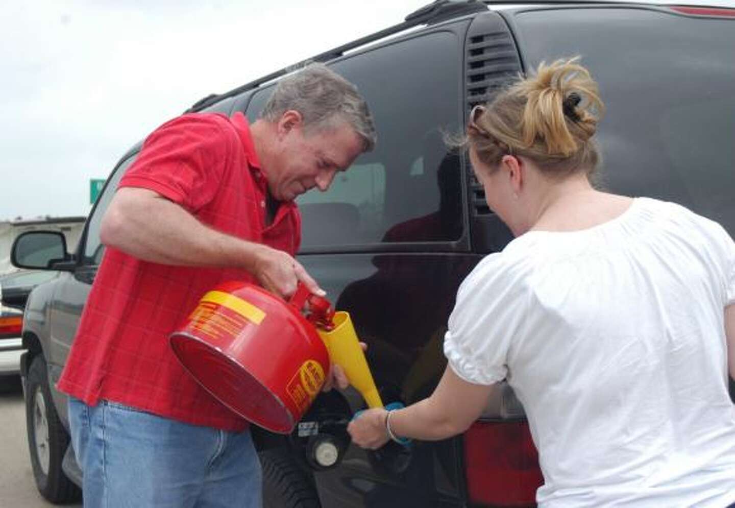 Walt Brinker rescues stranded motorists (w/photos)