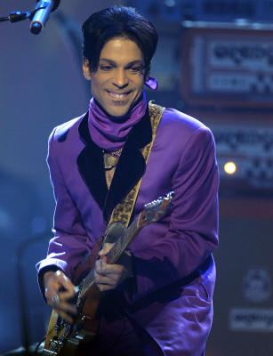 Prince plays 5-hour show for `21 Nights'