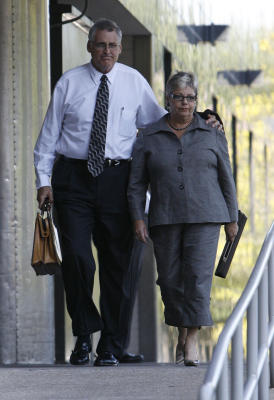 Federal judge proclaims his innocence in Houston court