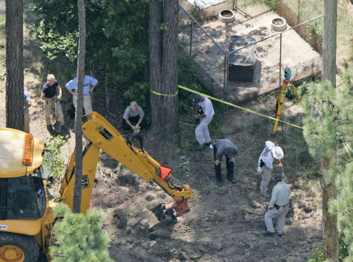 Feds detail alleged dogfighting operation at Vick property