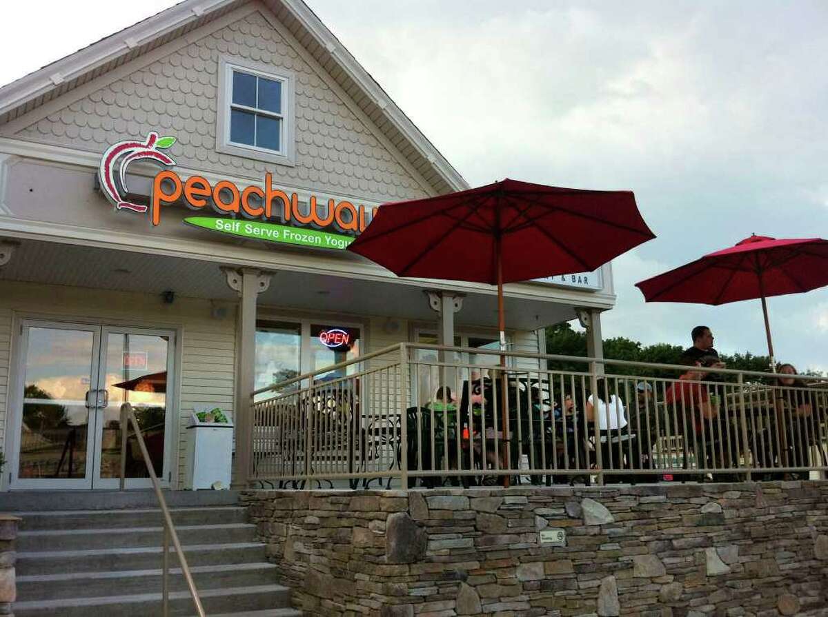 Hey yo! Want some 'froyo'? Catch a Peachwave