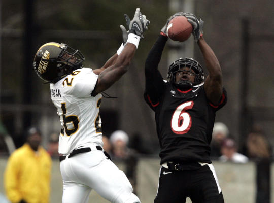 QB leads Cincy past So. Miss in Papajohns.com Bowl