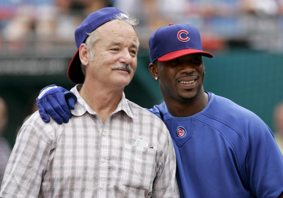 Comedian Murray visits Cubs to lighten mood