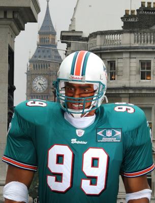 NFL takes Dolphins-Giants overseas to draw fans