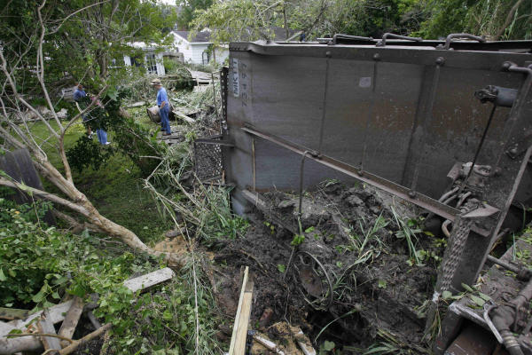 Houston train derailment sparks evacuation