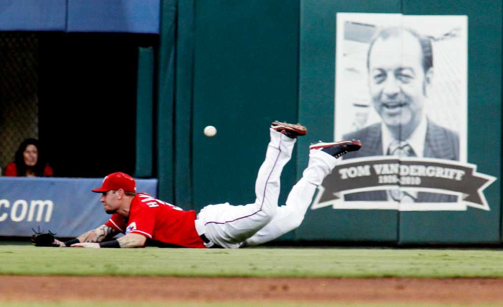 Hamilton's hit caps Rangers' comeback