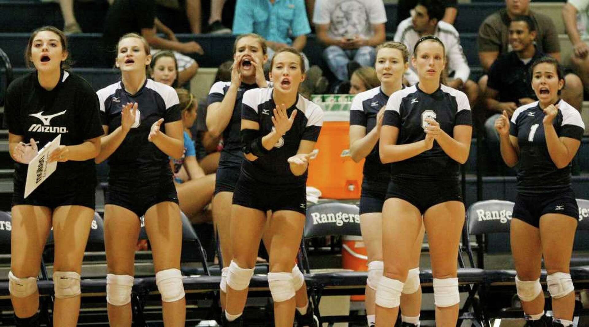 Poth seeks to add another title to its volleyball dynasty