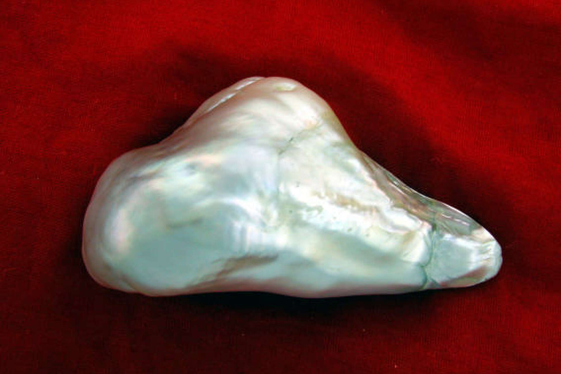 World's largest pearl natural pearl store