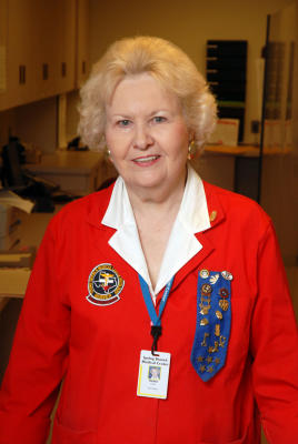 Memorial resident honored by Spring Branch Medical Center (w/photo)