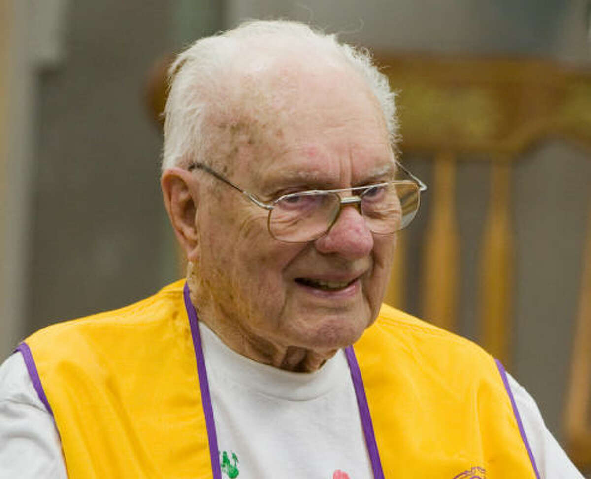 Howard Hicks, known as "Mr. Alief," dies at 93