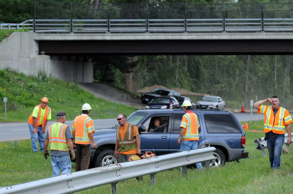 Gas line break: Debris, dust and chaos near Thruway