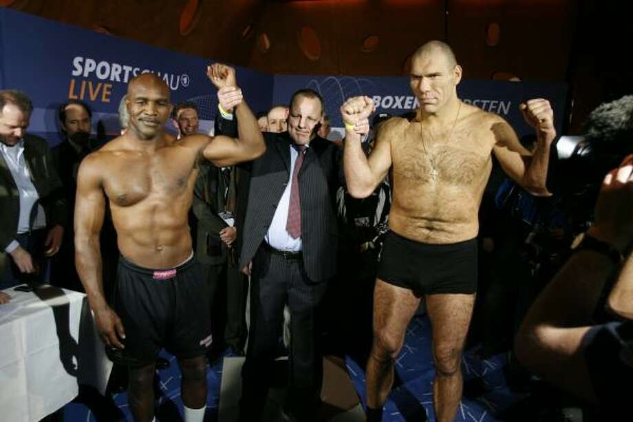 Holyfield's comeback hopes hammered - Houston Chronicle