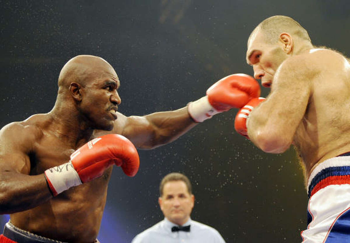 Holyfield's comeback hopes hammered