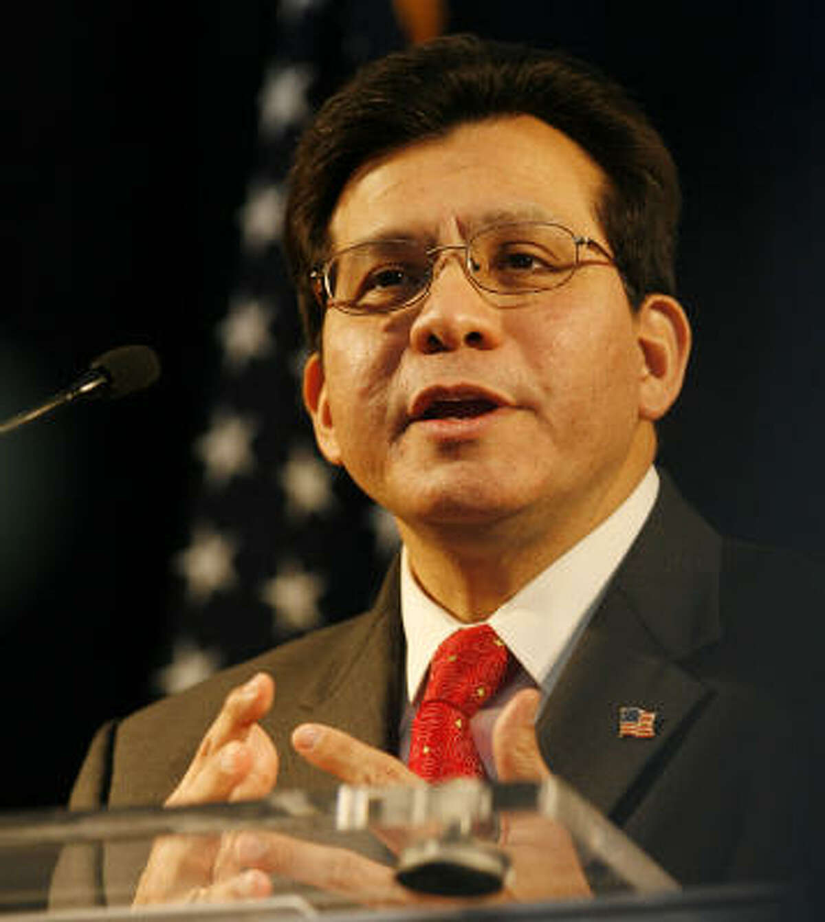 Gonzales, in Houston, says he's on `bumpy road'
