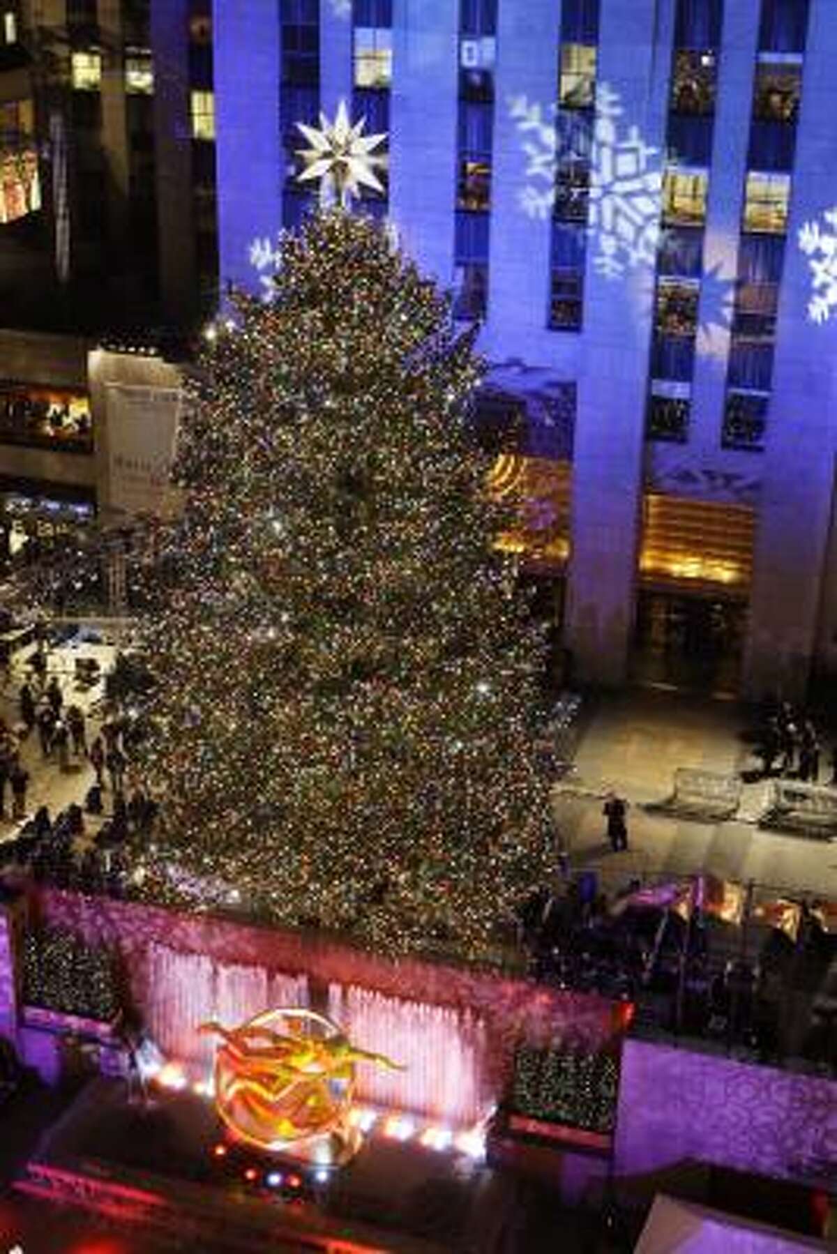 Rockefeller Center lights up