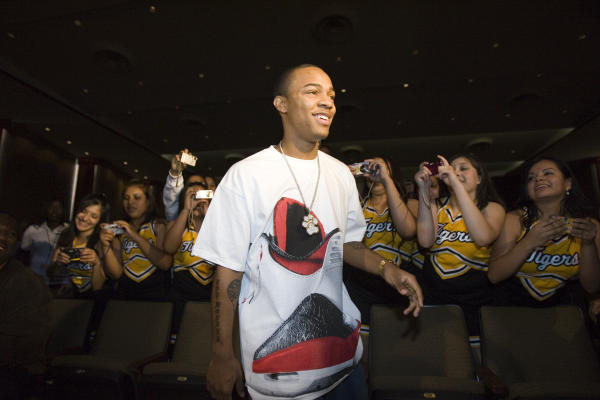 Bow Wow delivers prom-safety message to local high school