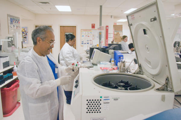 Area medical lab to honor employees