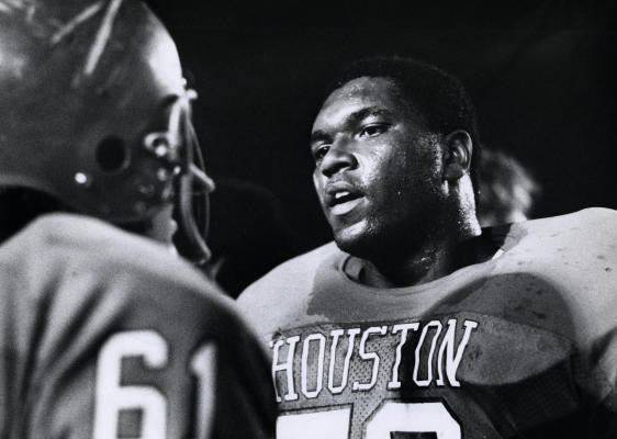 '70s UH standout Whitley to enter College Hall of Fame