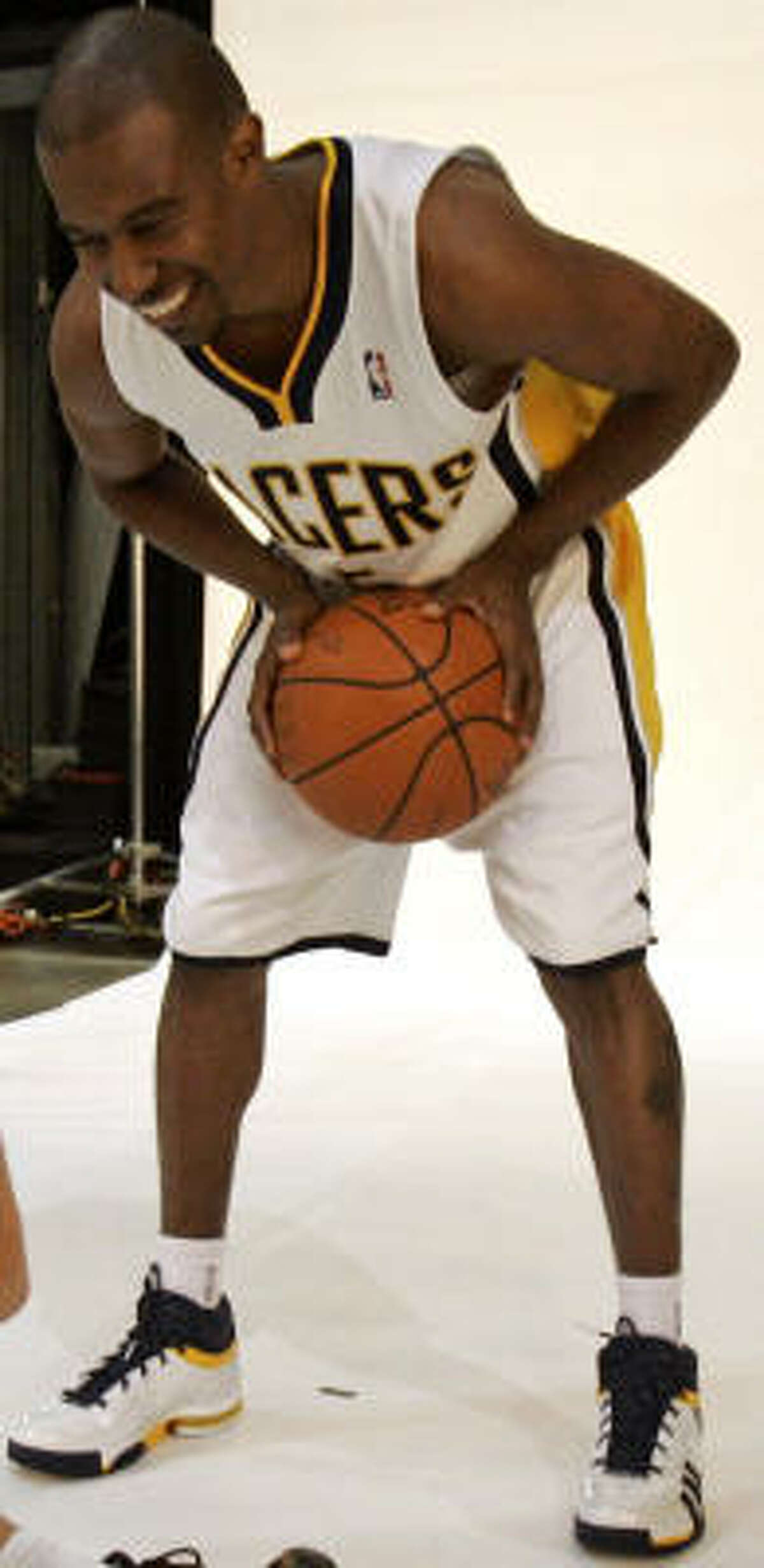 T.J. Ford returns to school to receive his degree from Texas