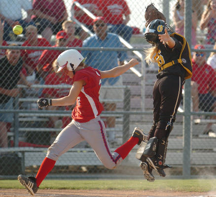 Garland tops Tomball twice, advances in softball playoffs