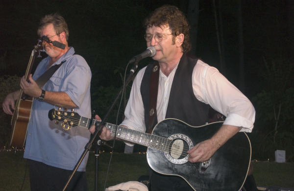 Shake Russell concert in Alvin