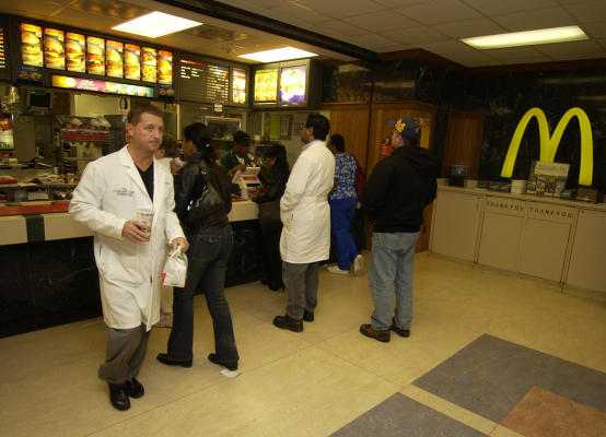 Pediatric hospitals that serve fast food raise more alarm