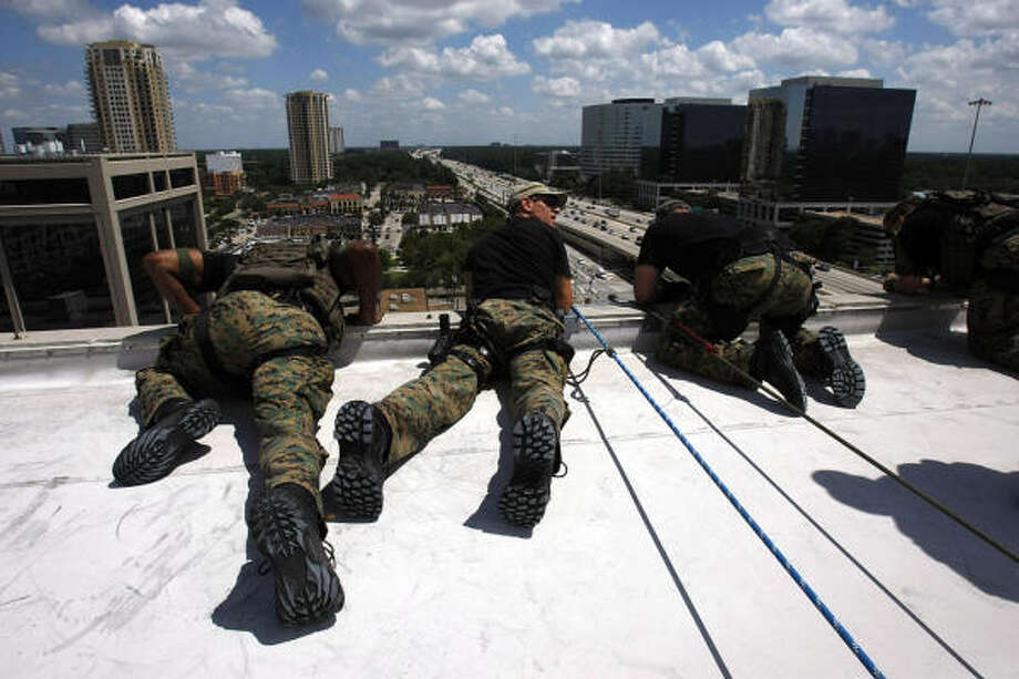 Friendswood man armed with rifle charged after six-hour SWAT standoff ...