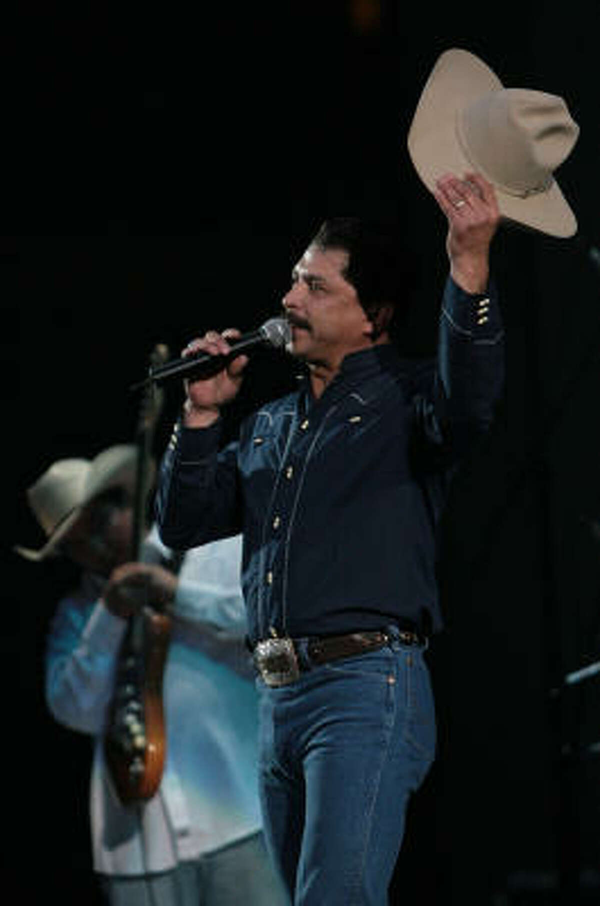 Tejano star Emilio Navaira dies at 53
