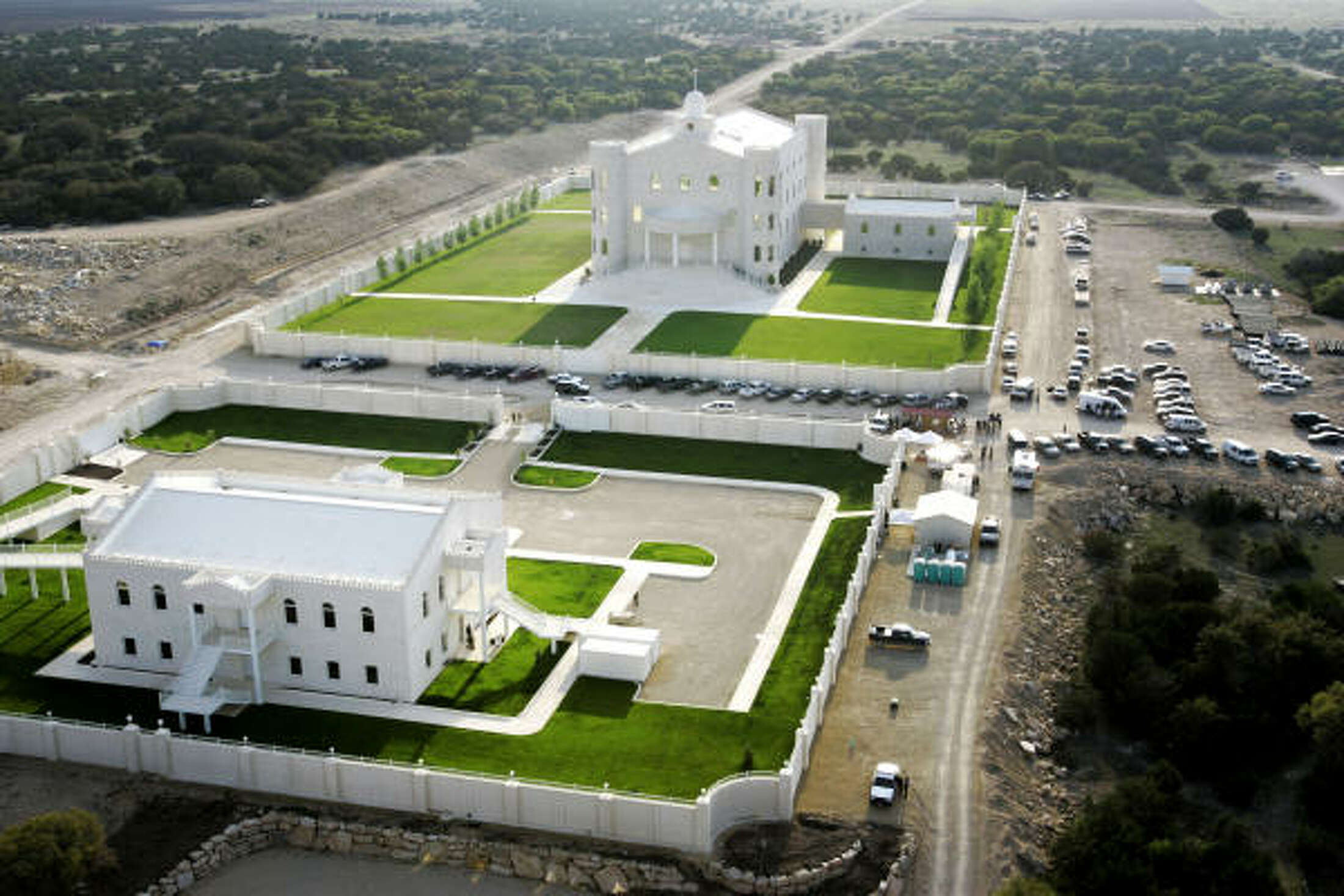 Polygamist Warren Jeffs' $20 million Texas ranch attracting a few ...