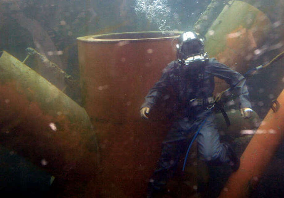 Demand strong for divers in oil and gas industry - Houston Chronicle