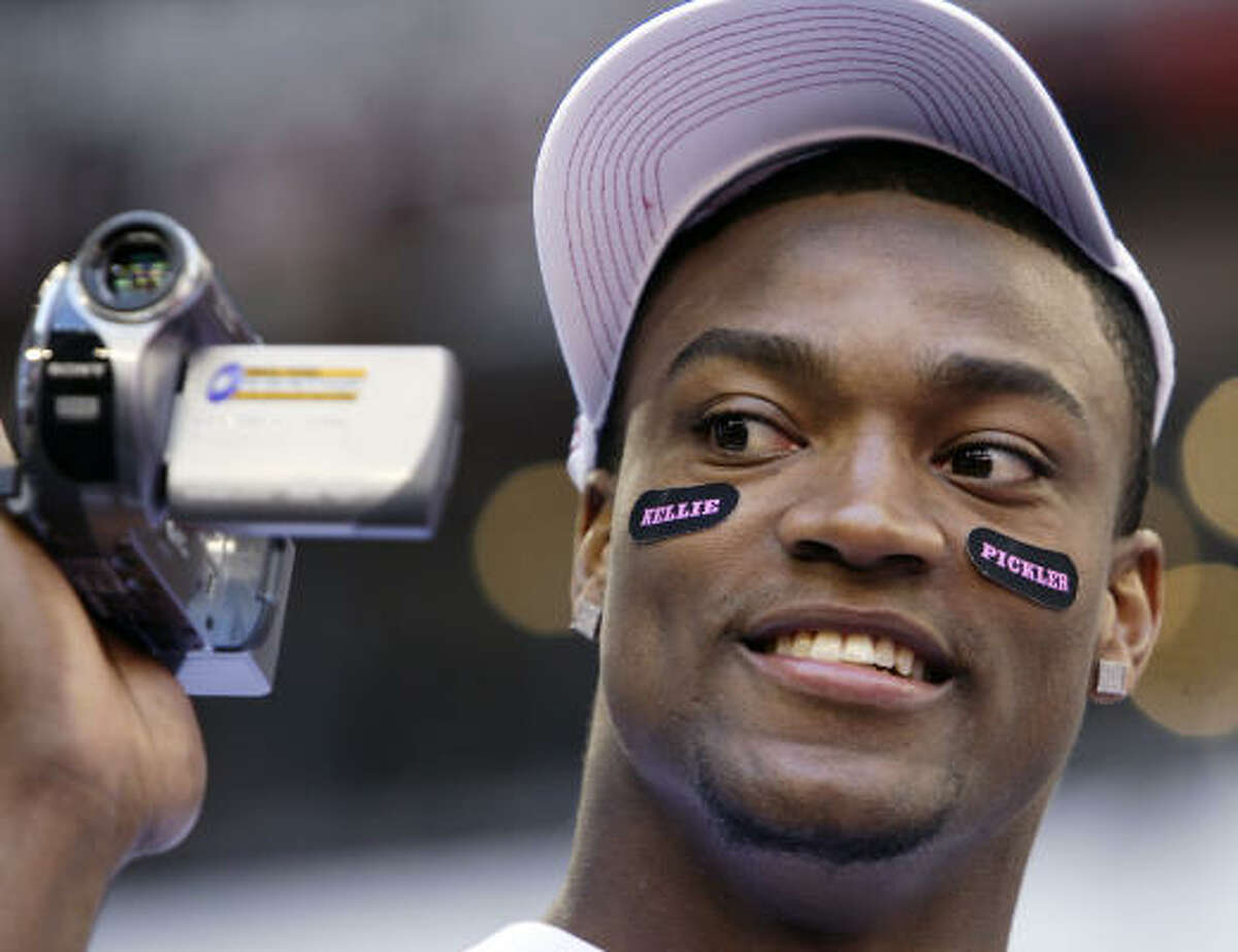 Judge: Ex-NFL player DJ Ware's 3-year-old son will be buried in Houston ...