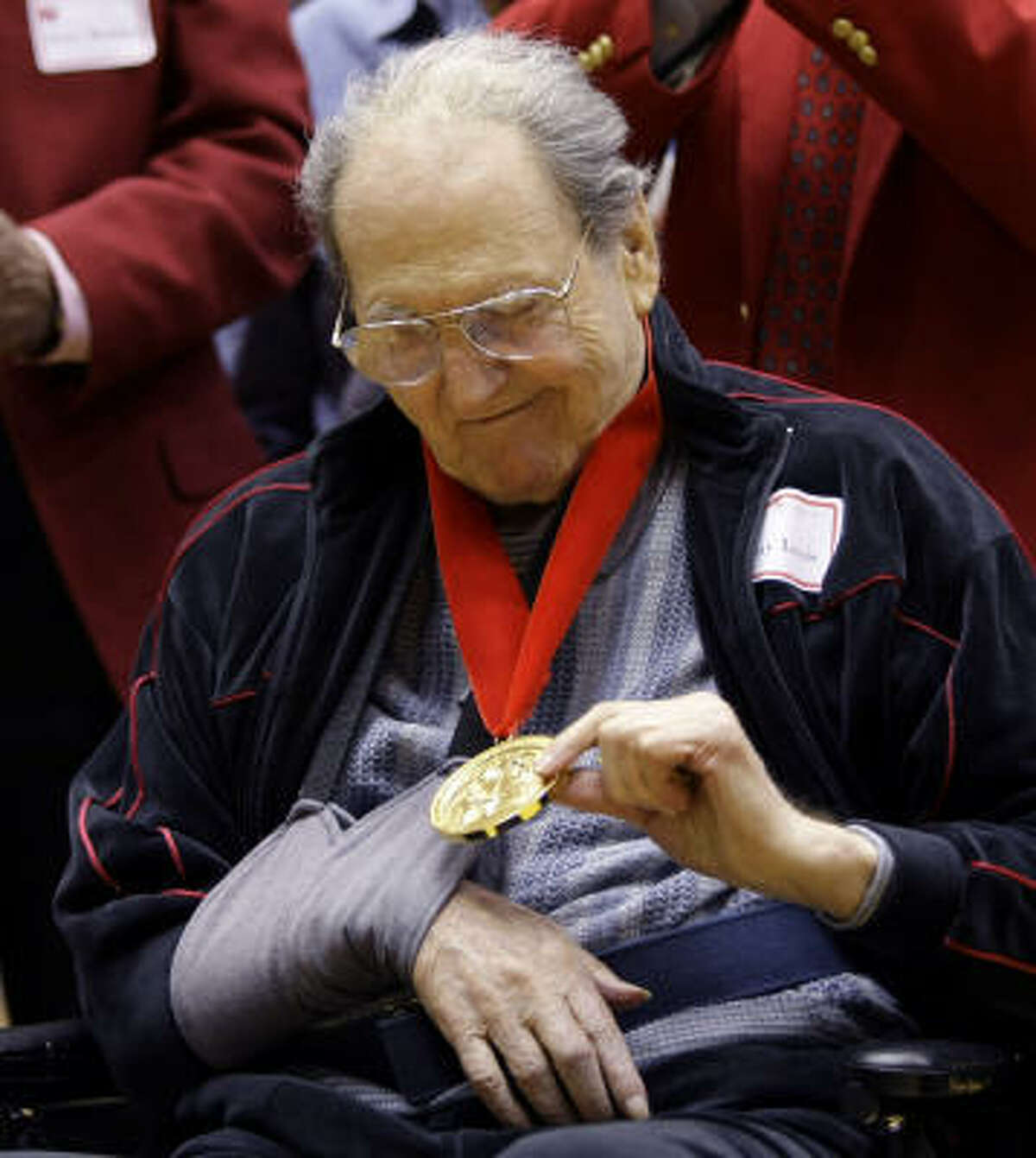 Houston icon Guy V. Lewis to join Hall of Fame