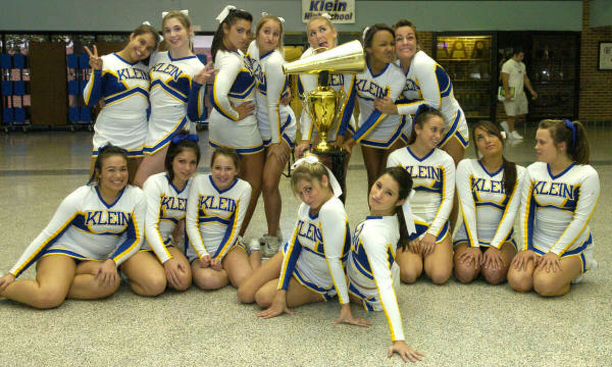 Klein High School cheerleaders win national title