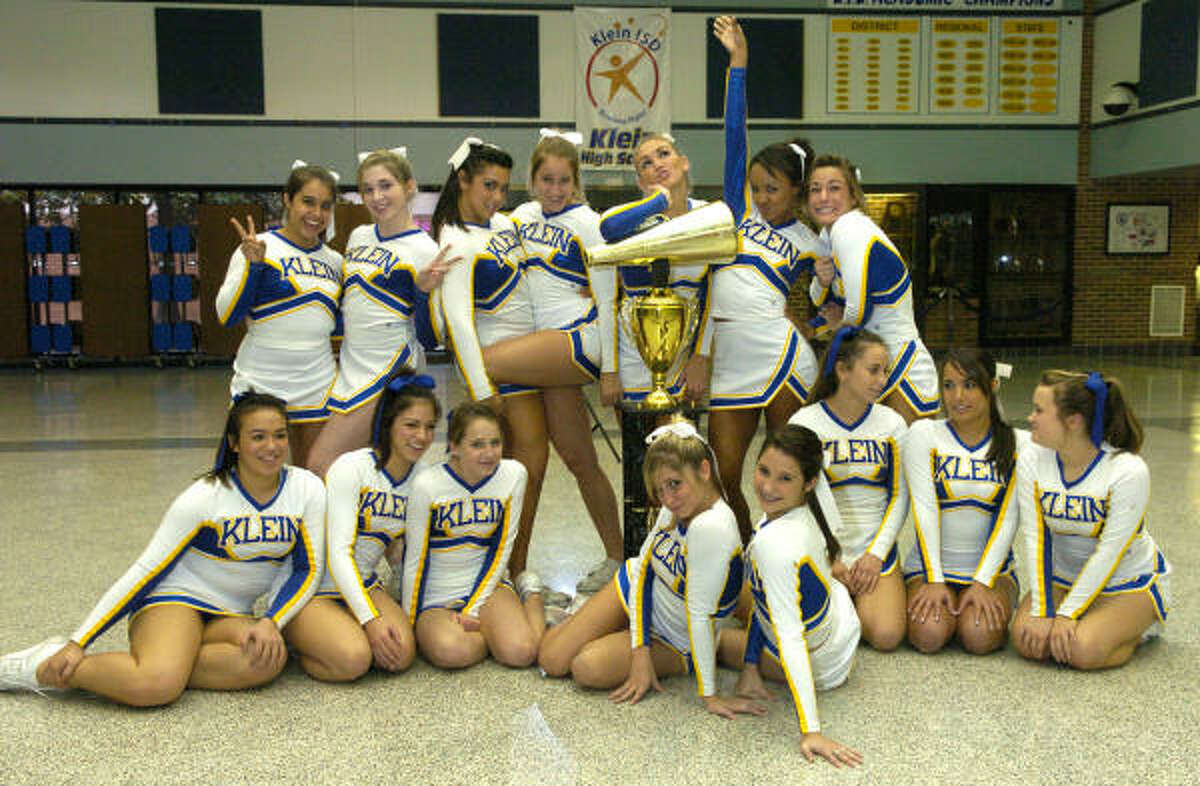 Klein High School cheerleaders win national title