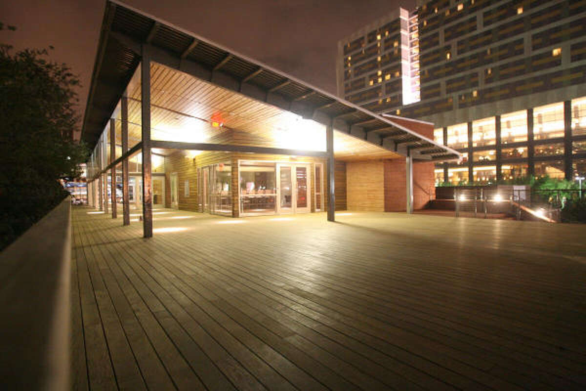 21 Houston rooftop restaurants and bars with awe-inspiring scenery