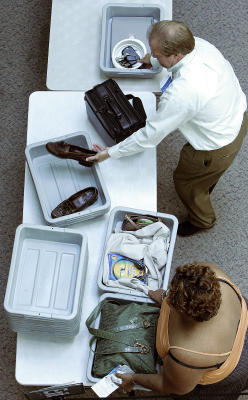 TSA says shoe X-ray can detect explosives