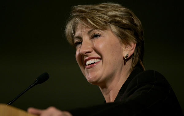 Fiorina strikes back at board in her memoir