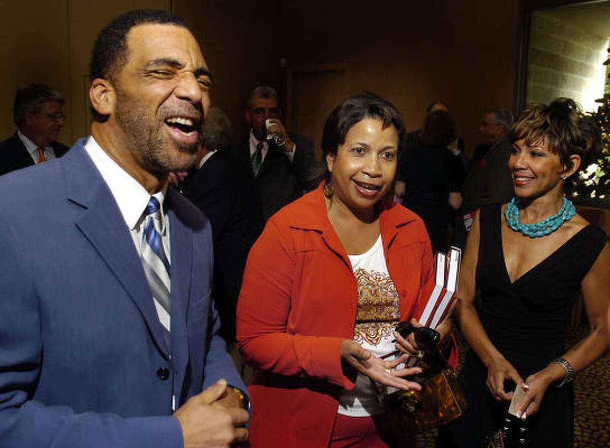 Politicians, friends fete Ben Barnes and his new tome