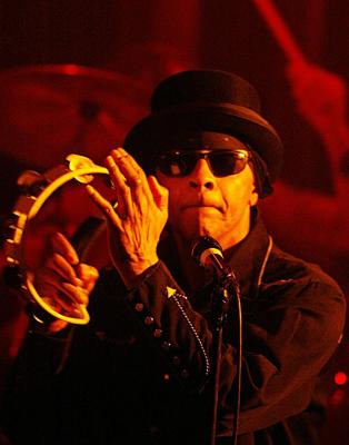 Arthur Lee, influential musician in the band Love, dies