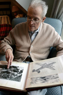 Ex-bomber pilot confirms holes in WWII legend