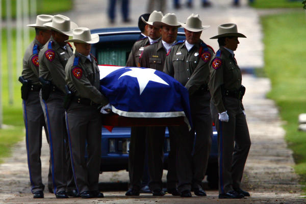 Mourners say final goodbyes to Richards