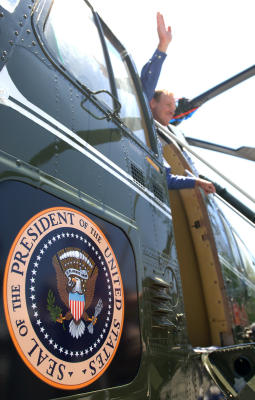 Presidential chopper lands at Nixon museum