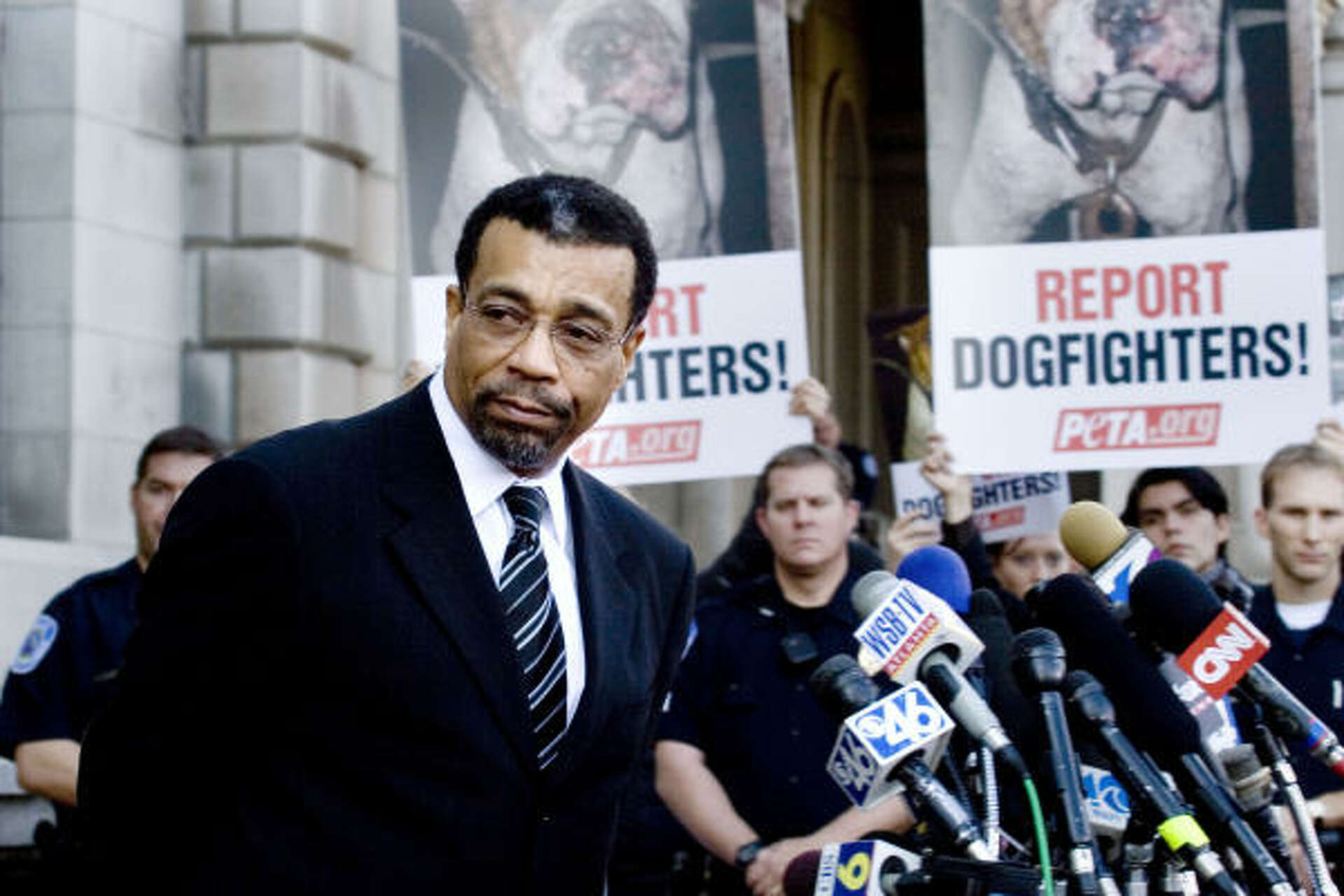 Michael Vick's unpaid dues: Why dog advocates aren't moving on