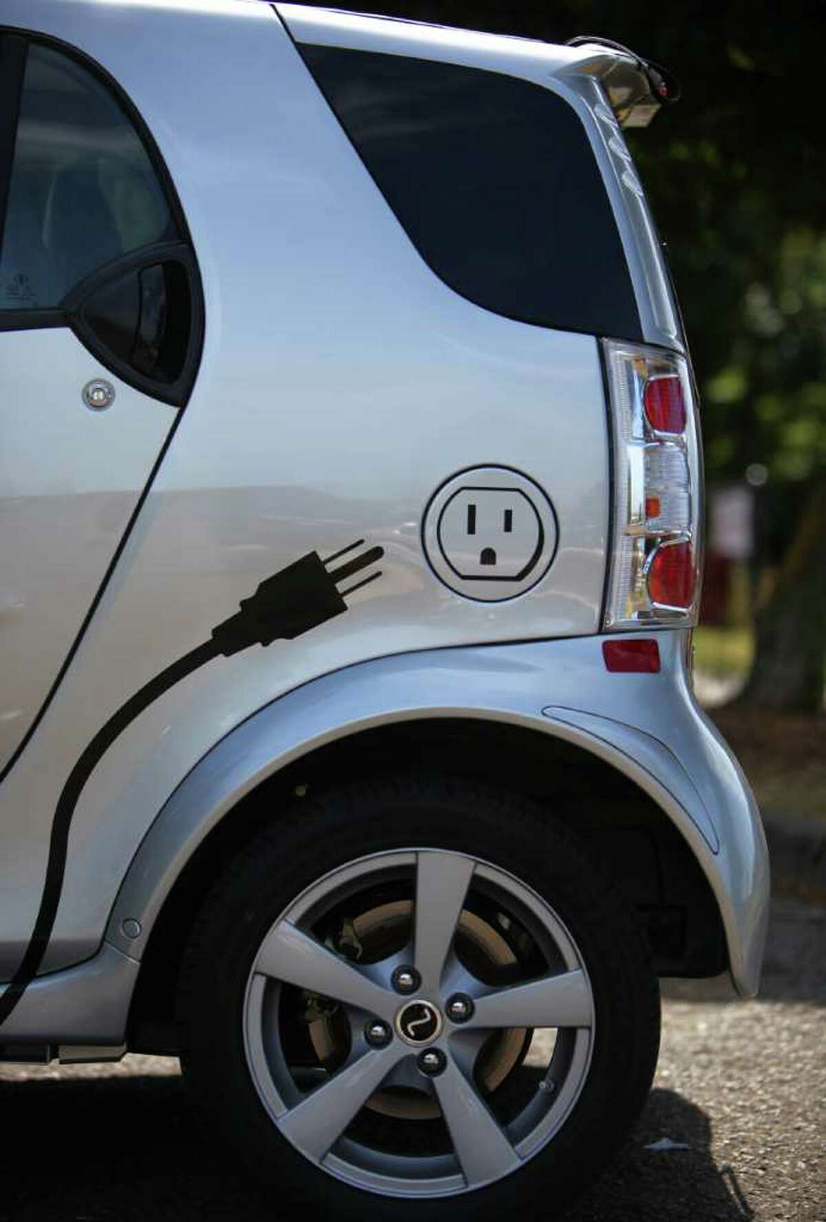 All-electric Wheego LiFe hits Seattle streets