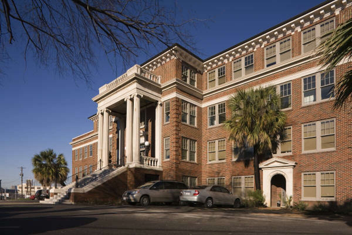Search for orbs and ghosts during a Houston ghost walk