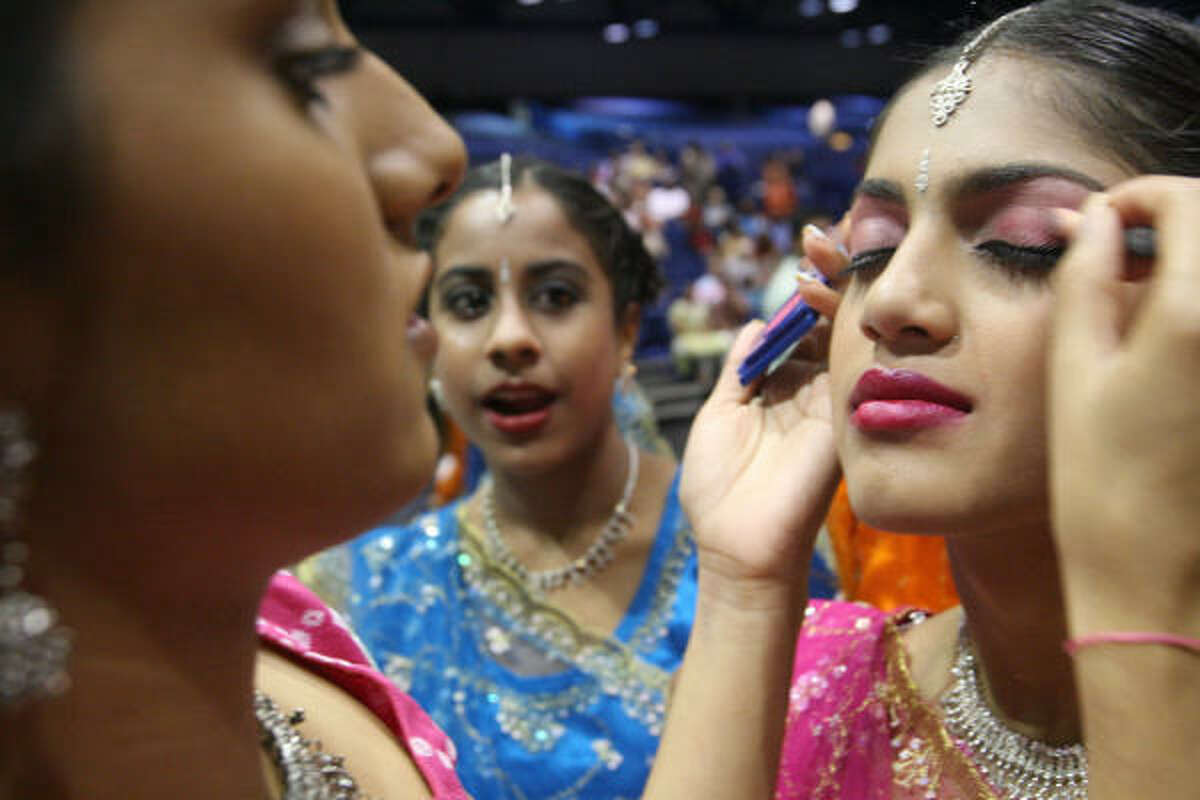 HINDUS MARK KRISHNA'S BIRTHDAY