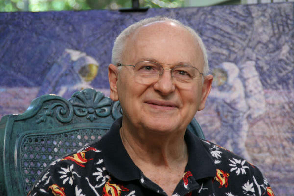 Astronaut Alan Bean dies in Houston at 86