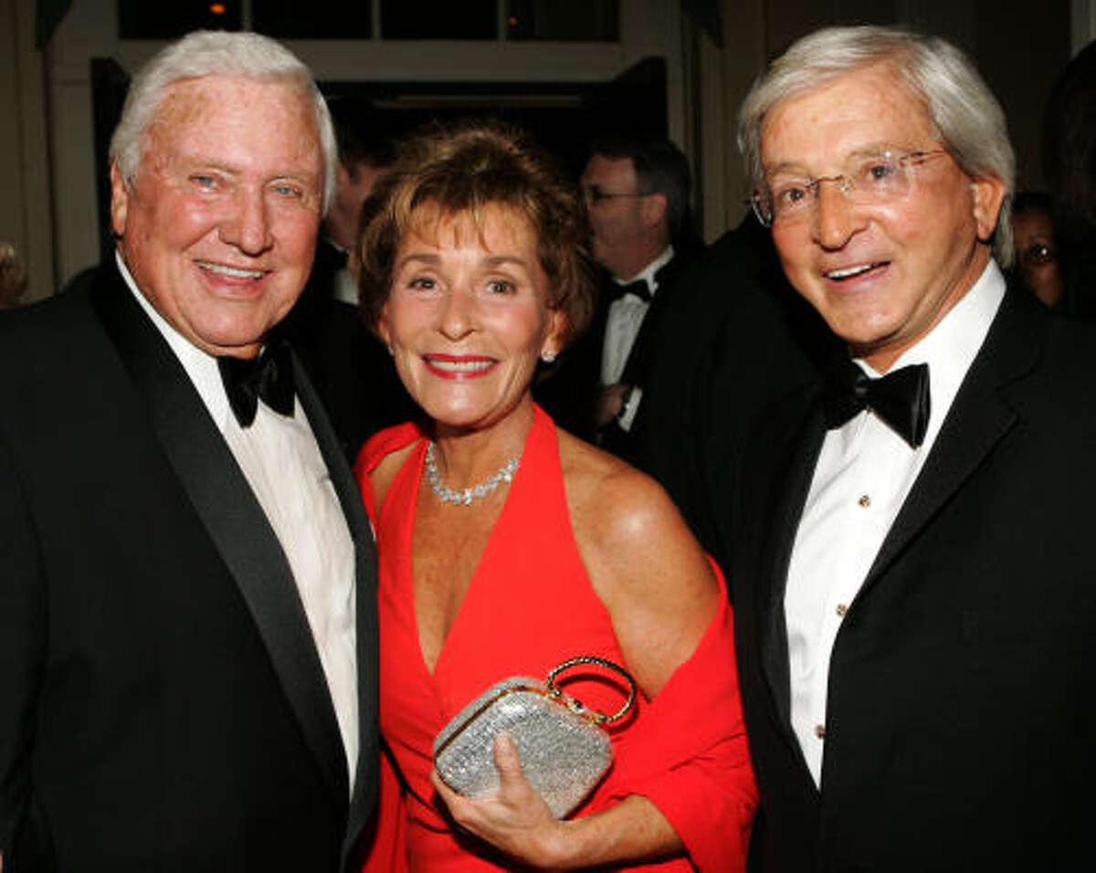 Pop star and actor wed in Greenwich