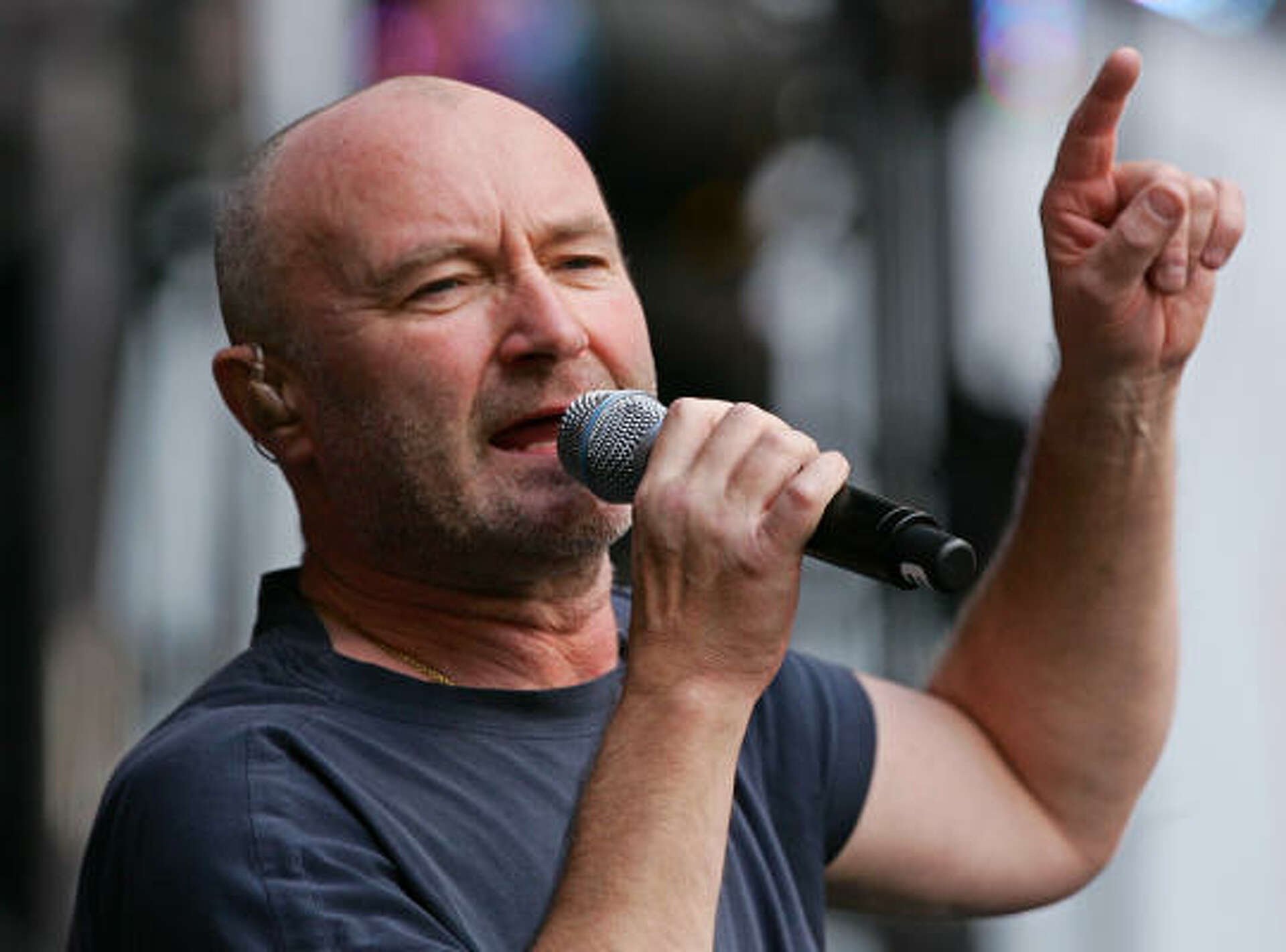 Pop star Phil Collins shows passion for all things Alamo